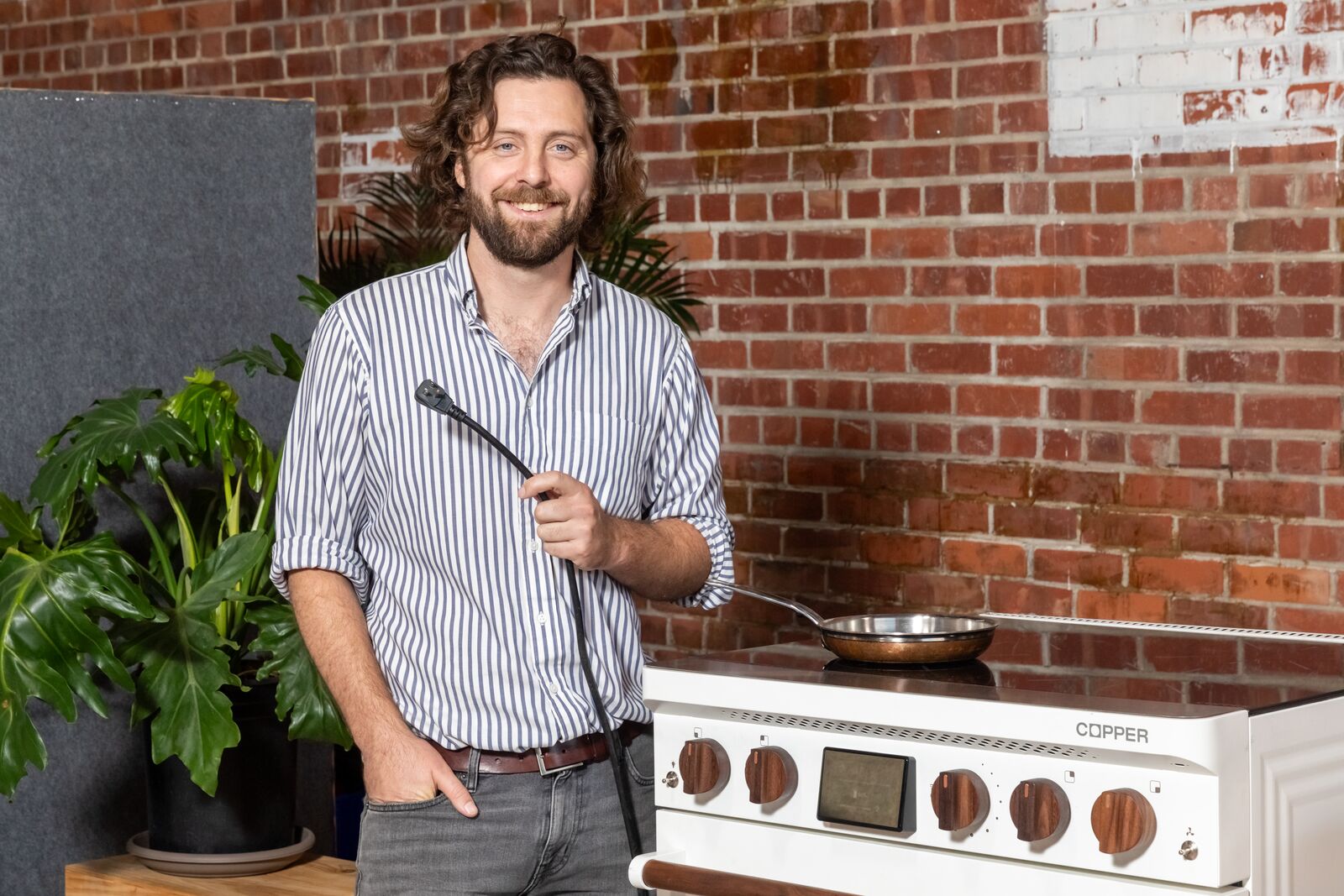 Made-in-Berkeley induction stove from Copper lets users ‘plug and play ...